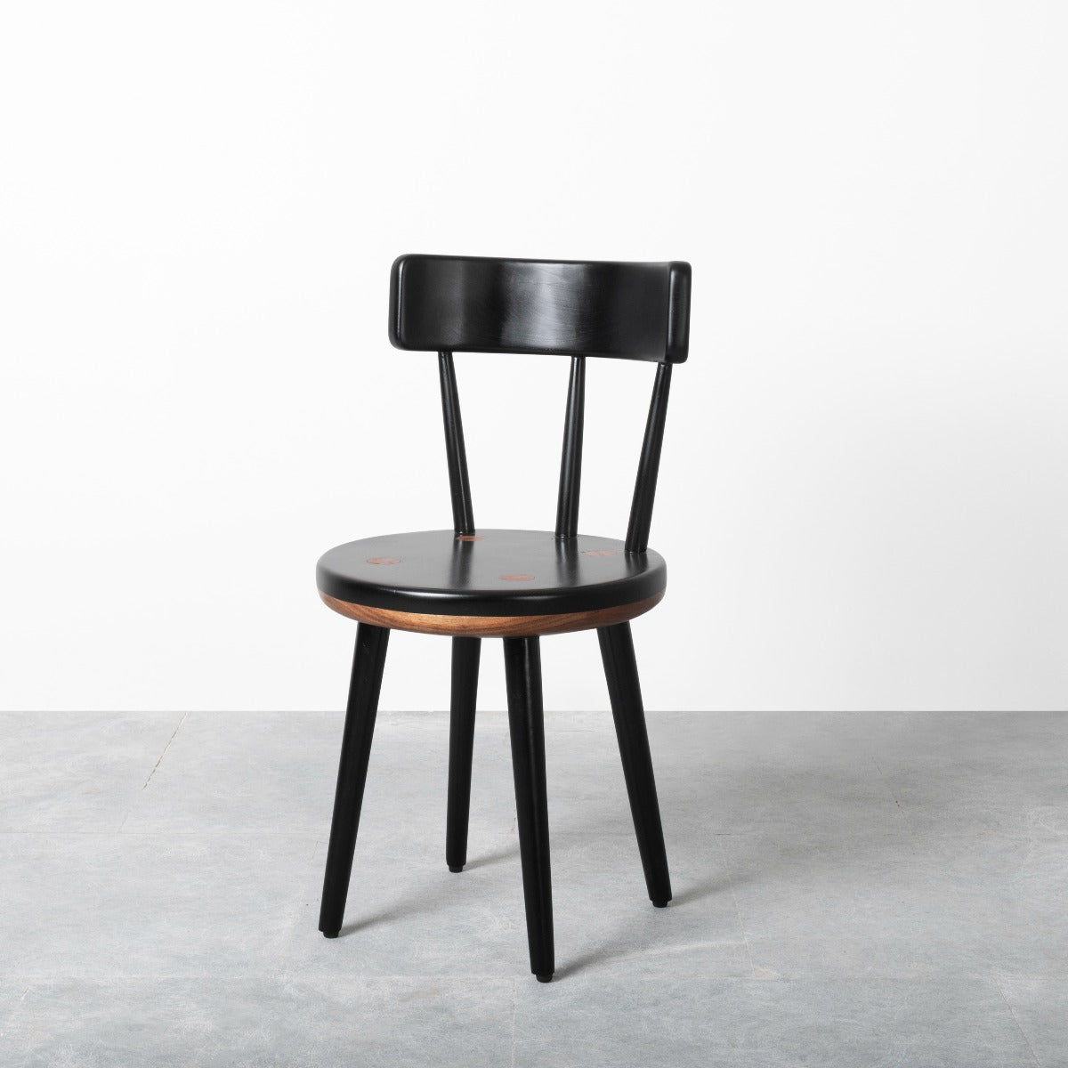Harrison Chair 1 – Mohh